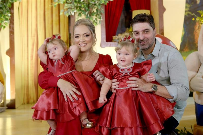 Marcella Maia e Fábio Mesquita celebram o primeiro aninho de suas ...