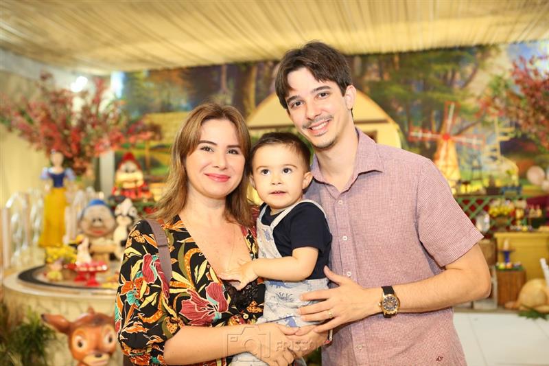 Marcella Maia e Fábio Mesquita celebram o primeiro aninho de suas ...